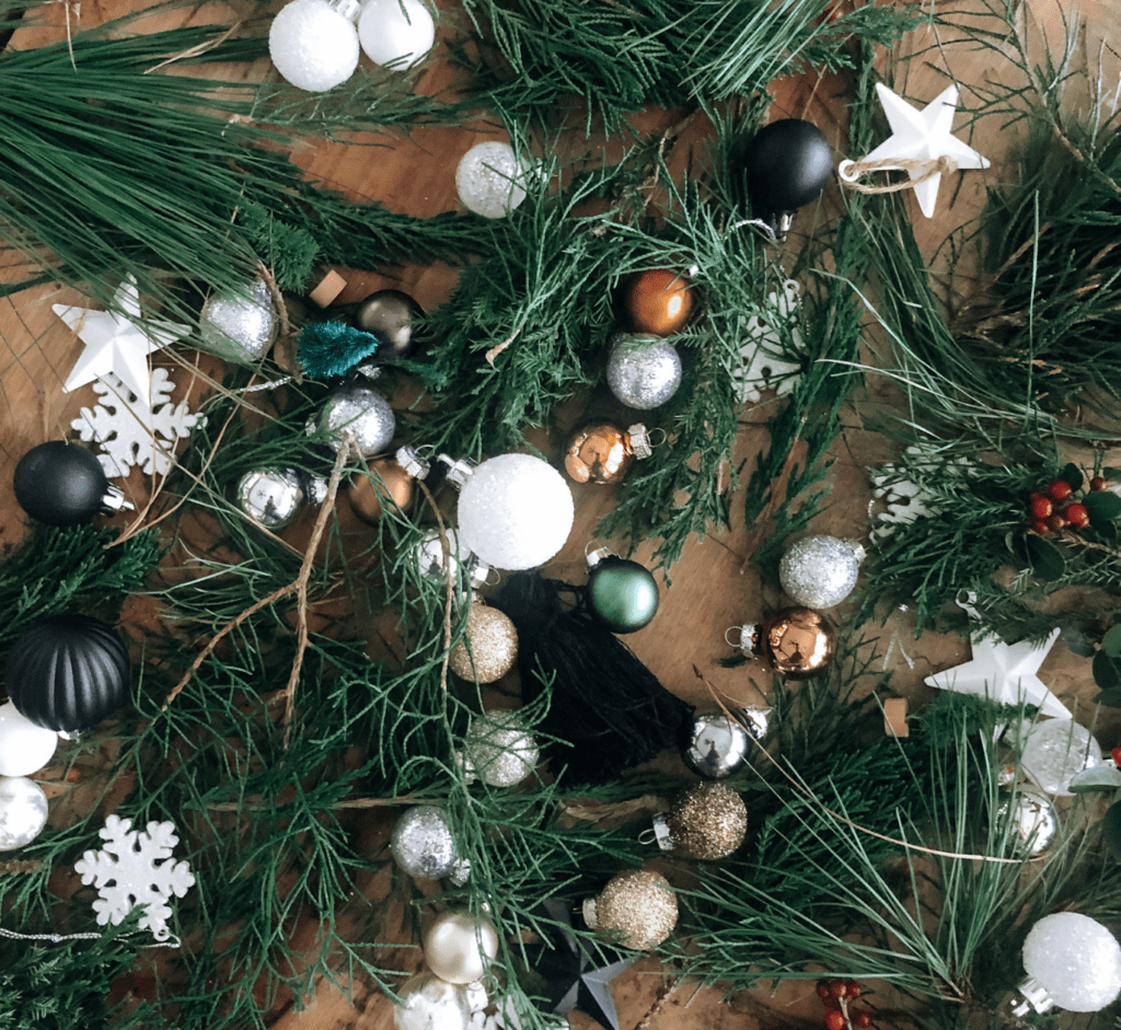 4 Steps to Christmas Gift Wrap Like a Pro! - The DIY Vibe